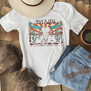 𝑾𝒊𝒍𝒅 & 𝑭𝒓𝒆𝒆 Western Graphic Tee - Etsy