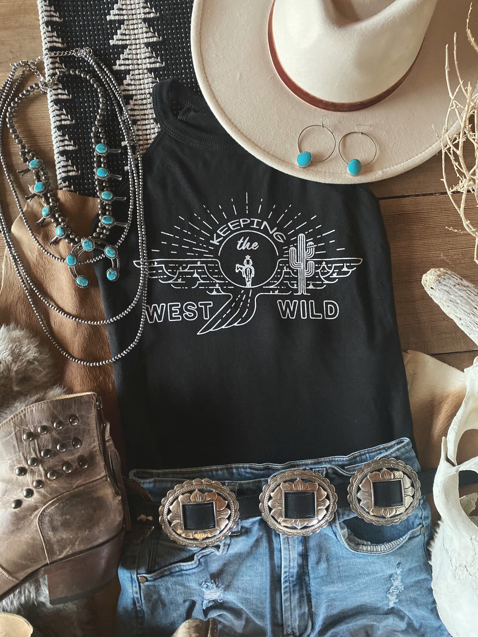 𝑲𝒆𝒆𝒑𝒊𝒏𝒈 𝑻𝒉𝒆 𝑾𝒆𝒔𝒕 𝑾𝒊𝒍𝒅 Tank, Tank Top, Western Tank Top, Ladies Tee ...