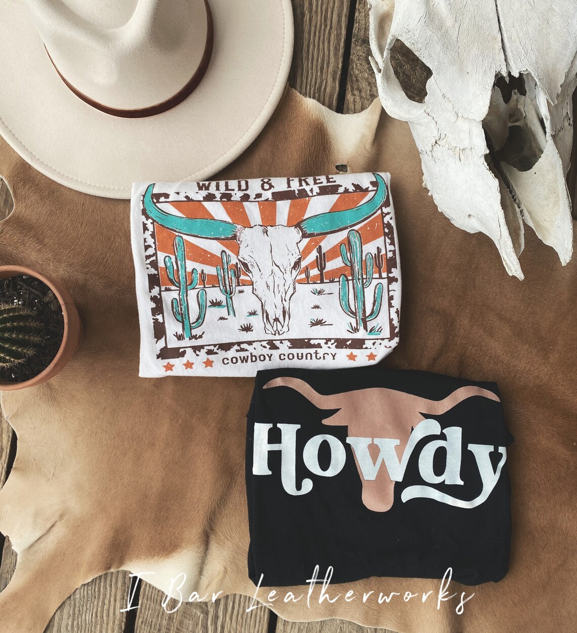 𝑾𝒊𝒍𝒅 & 𝑭𝒓𝒆𝒆 Western Graphic Tee - Etsy