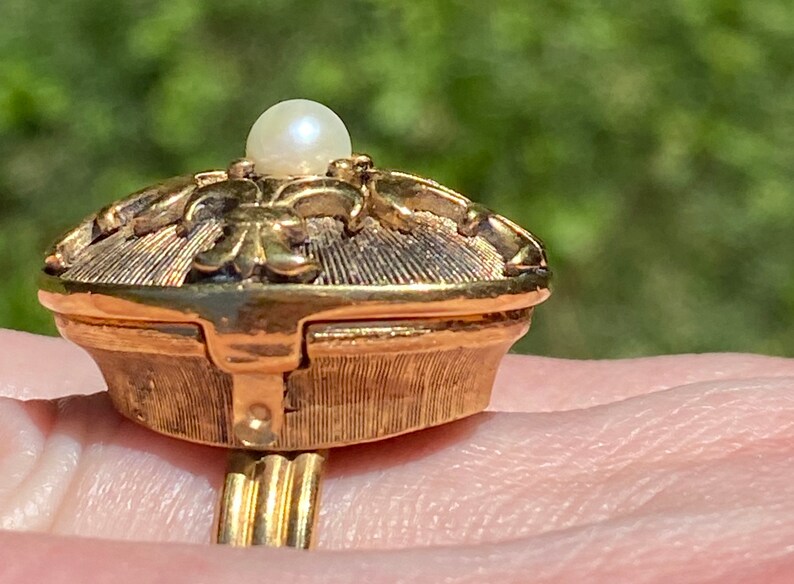 Luzier Fleur De Lis Solid Perfume Ring Adjustable Gold Tone With Faux ...