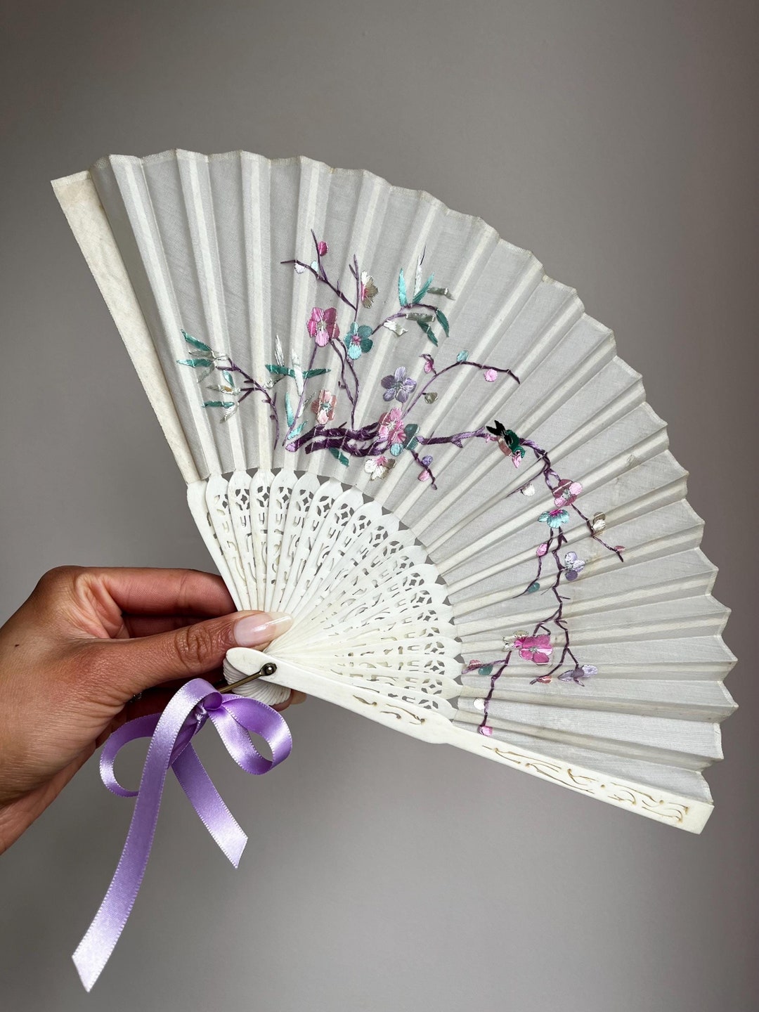 1920s Embroidered Hand Fan | Oriental Embroidery Flowers Bird Carved ...