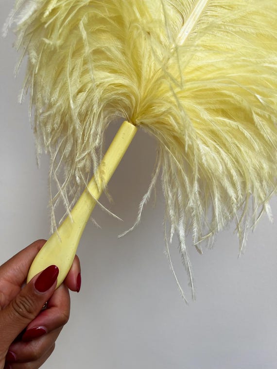 1930s Lemon Yellow Ombré Feather Hand Fan | Single Pl… - Gem