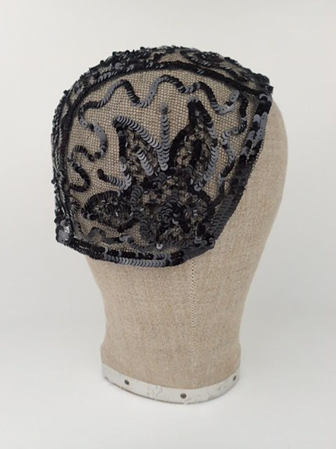 Original 1920s Flapper Cap Black Glossy Sequins Glass Beads Tulle Art ...