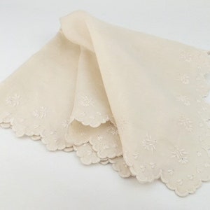 1920s Hand Embroidered Soft Cream Silk Handkerchief Hanky Flowers ...