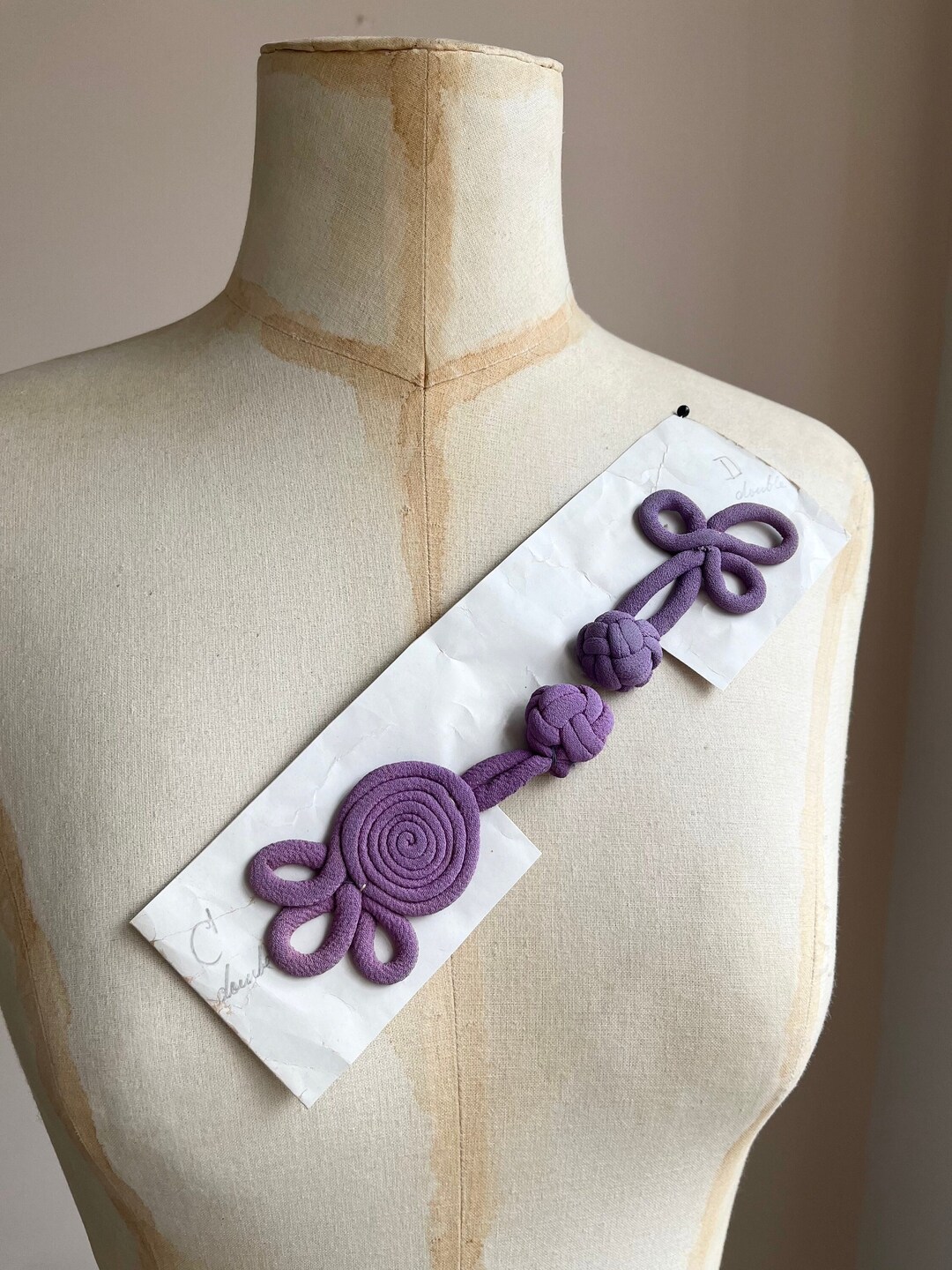 1930s 1940s Frog Fastening Samples Purple Crepe Closure Sample Card ...