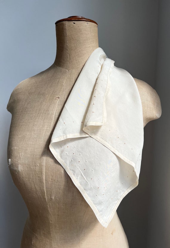Original 1920s Hand Embroidered Cream Silk Handkerchi… - Gem