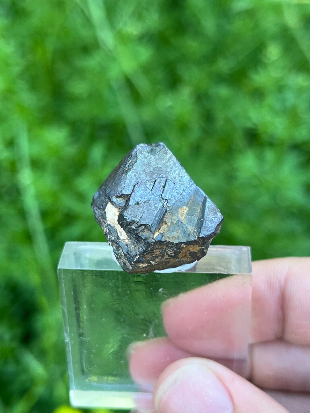 Natural Octahedral Magnetite Crystal From Iron Springs, Utah | Pyramid ...