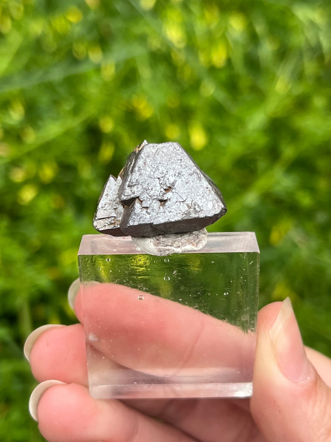 Natural Octahedral Magnetite Crystal From Iron Springs, Utah | Pyramid ...