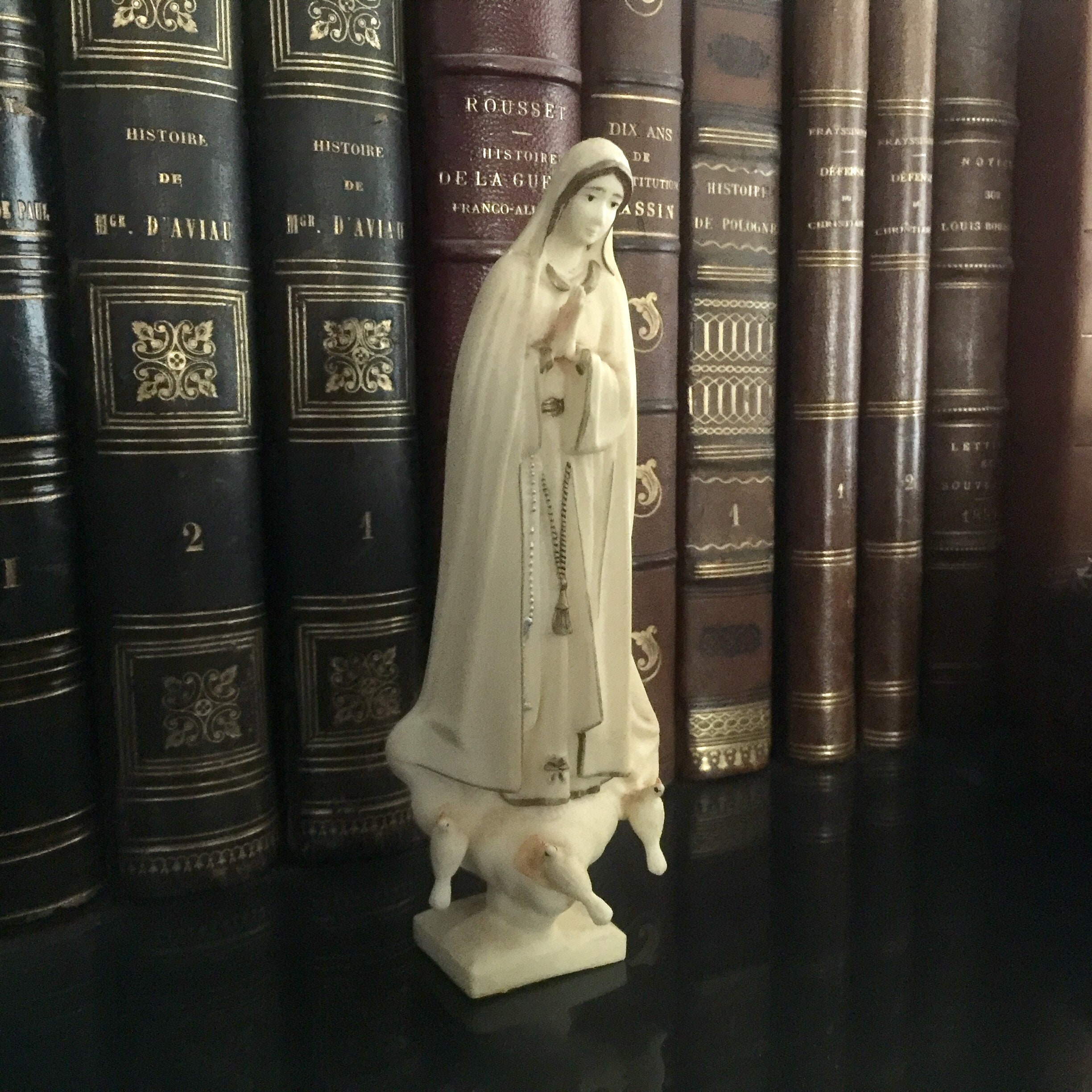 Little Antique Statue of Our Lady of Fatima Resin Statue Made - Etsy