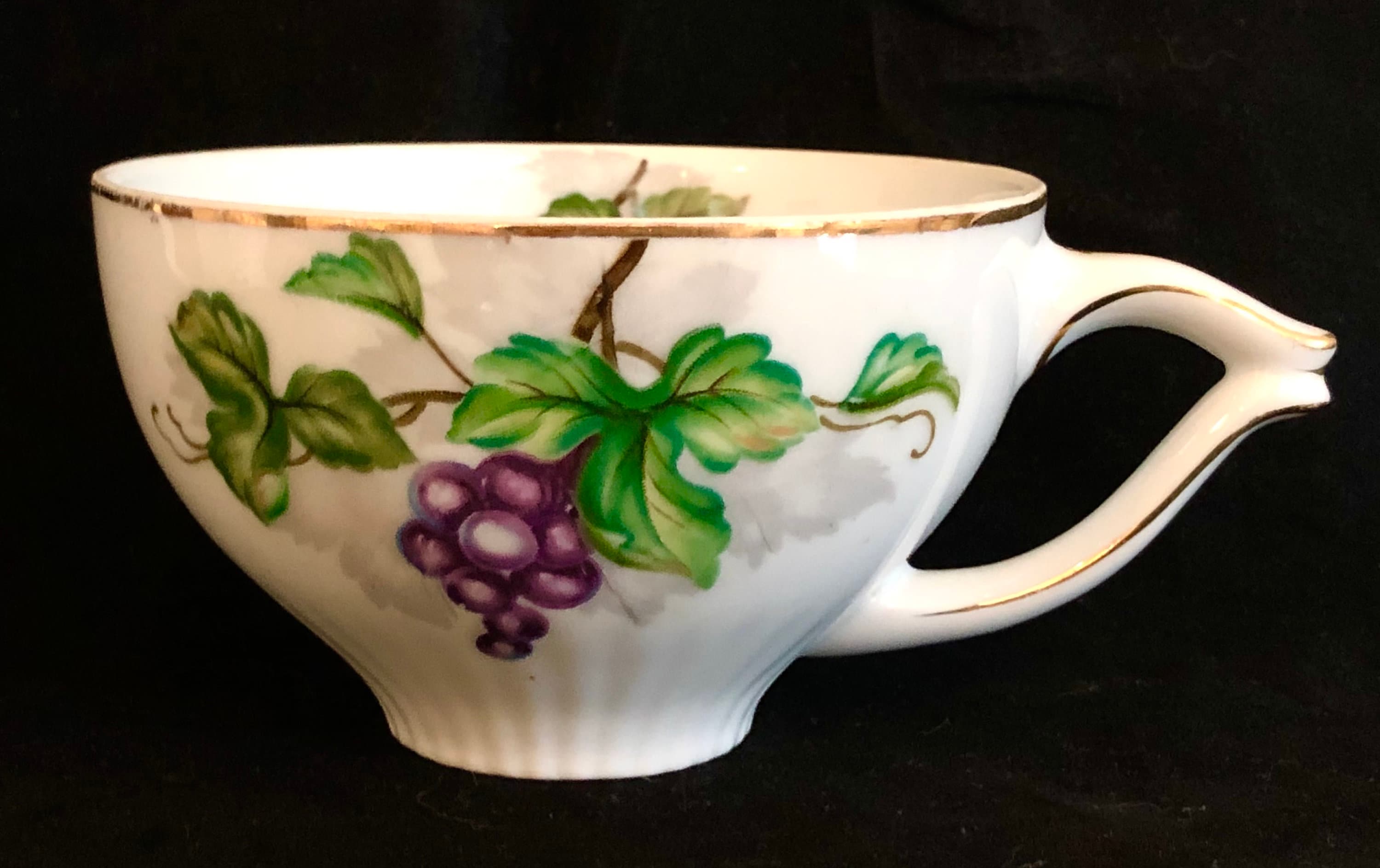Vintage 1960s Gold China of Japan Tea Cup, Grapevine Leaves Vintage 1960s Gold China of Japan Tea Cup, Grapevine Leaves