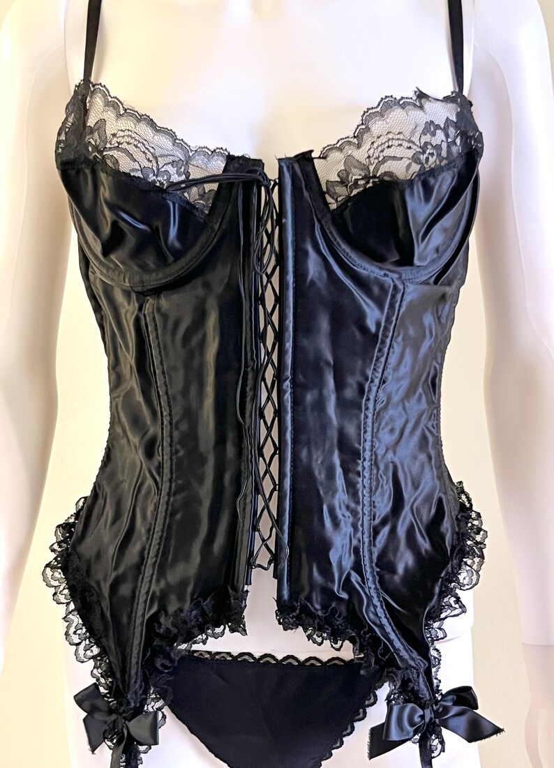 Vintage C2000s Frederick's of Hollywood Satiny & Lace Black Lace Corset ...