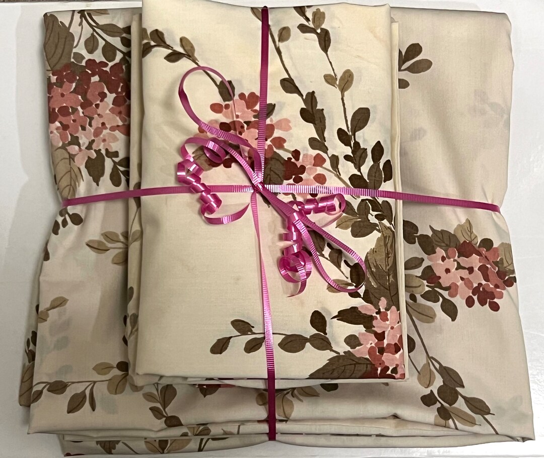 Vintage C1980s Springmaid Wondercale Split King Flat Sheet, Pillowcases ...