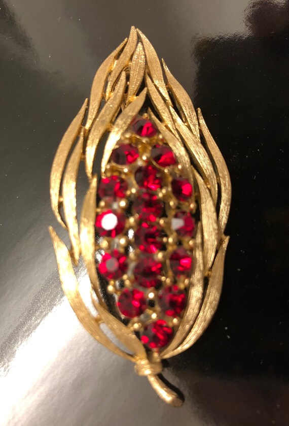 dazzling vintage lisner - Gem