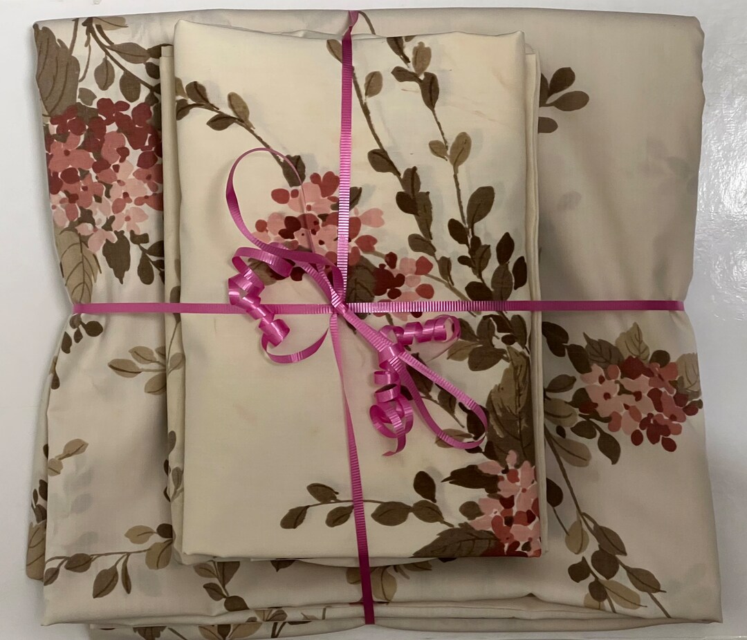 Vintage C1980s Springmaid Wondercale Split King Flat Sheet, Pillowcases ...