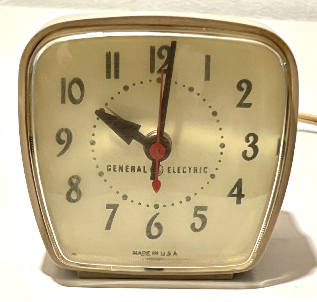 Vintage C1960s General Electric Corded Clock, Model 7220E, With Alarm ...