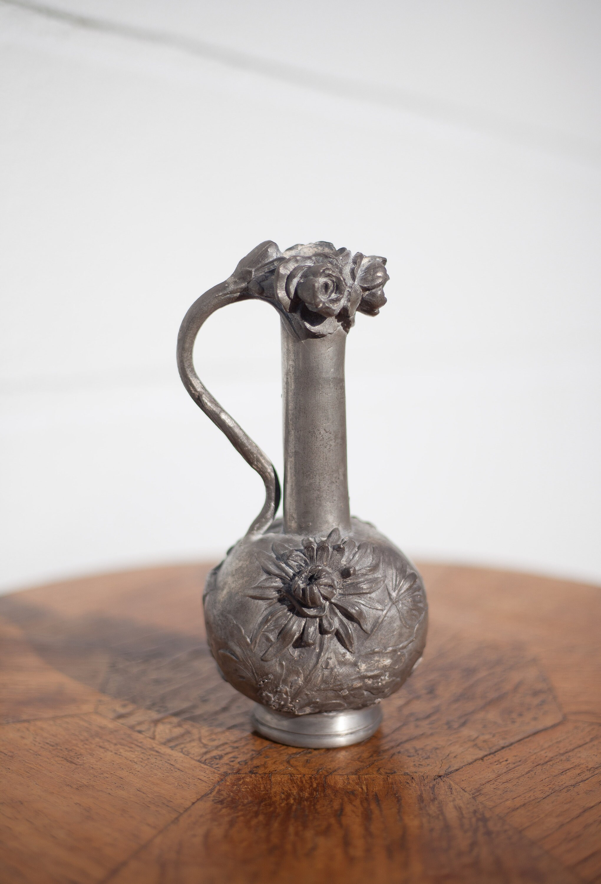 Vase étain ancien étain pur Paris soliflore vase étain motif - Etsy France