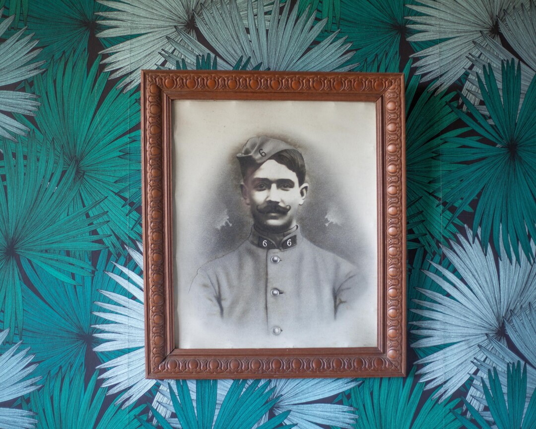 Vintage Portrait Frame, Old Wooden Frame, Man Portrait, Old Framed ...