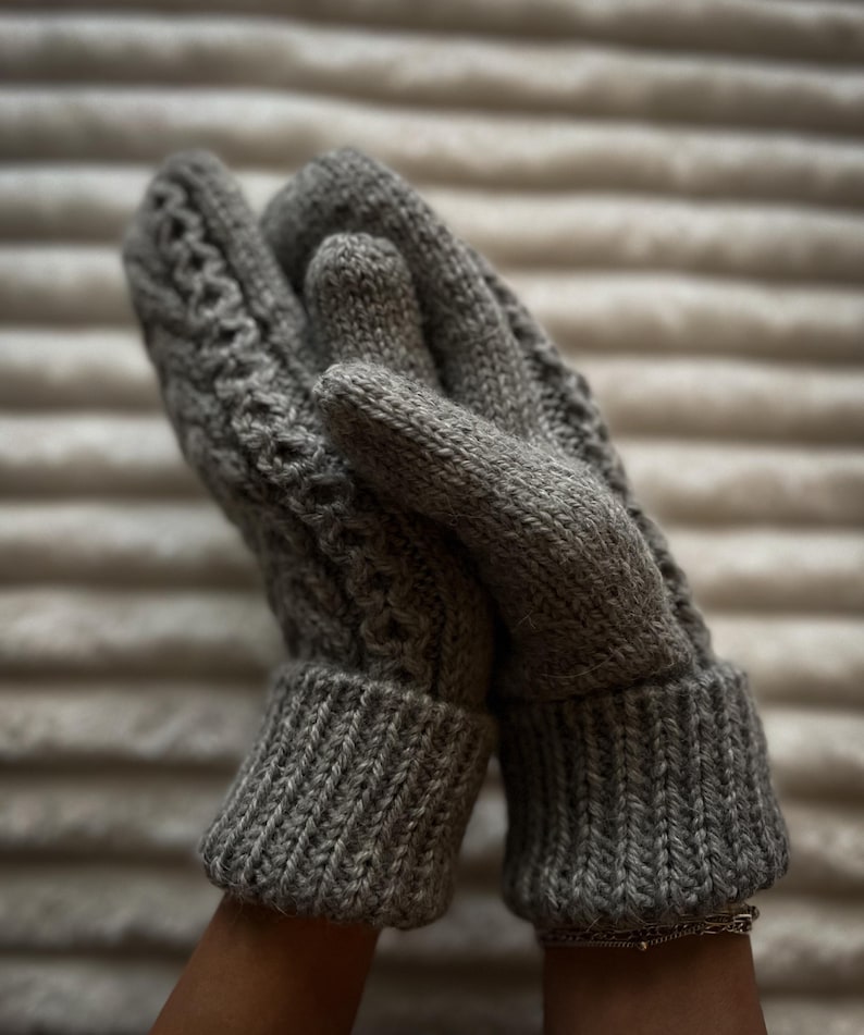Eskimo Mittens Knitting Pattern: Cable Knit Aran Gloves, Thick Winter ...