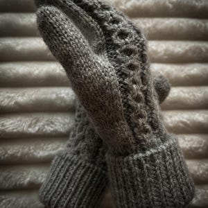 Knitting Pattern, Eskimo Mittens, Instant Download Pdf, Cable Gloves ...