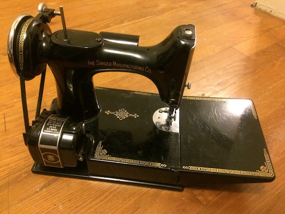 Singer 221-1 Featherweight Sewing Machin 1952's AK | Etsy
