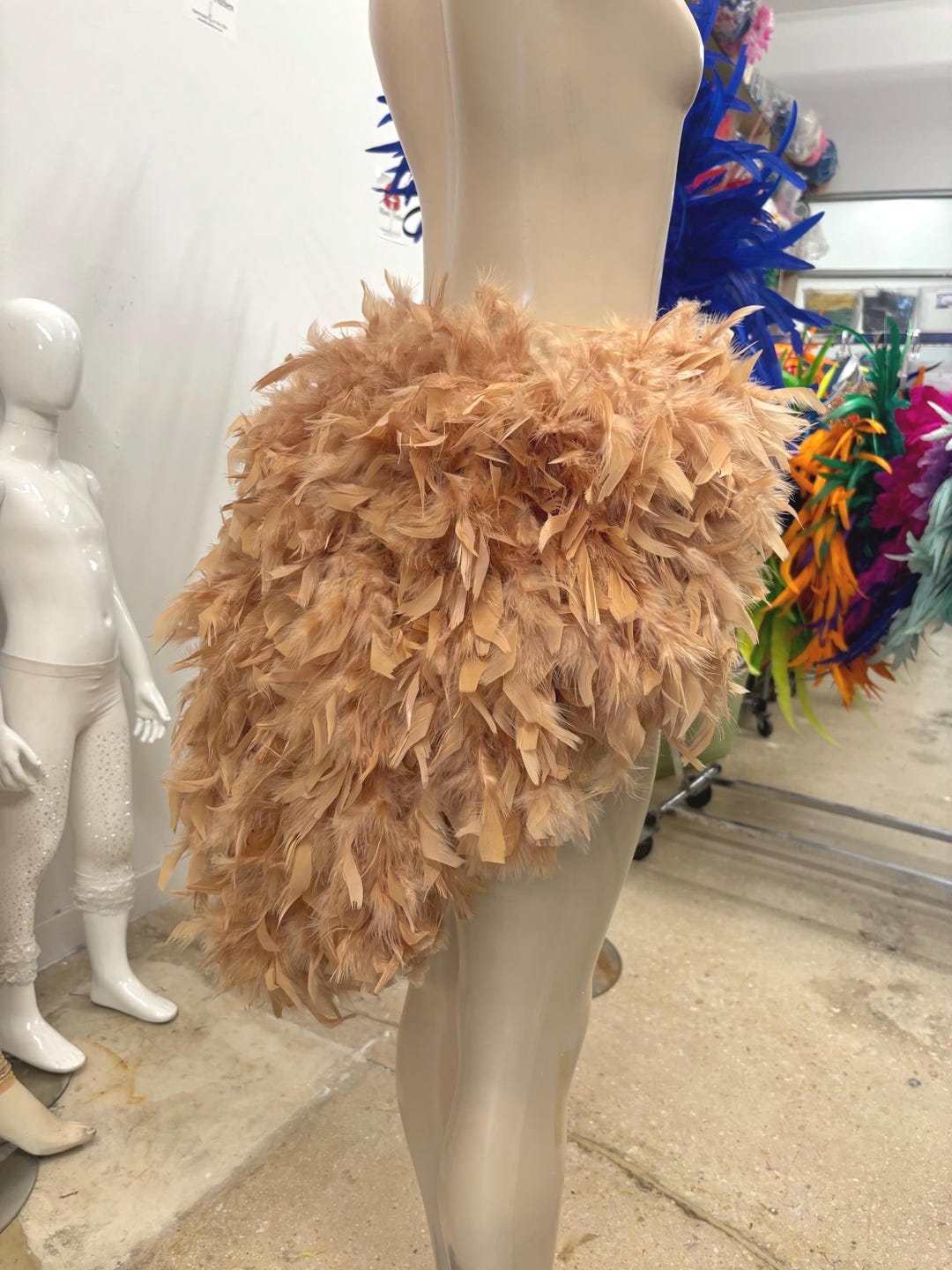 Tan and Ivory Extra Coverage Feather Tail Fantail, Feather Bustle Boa ...