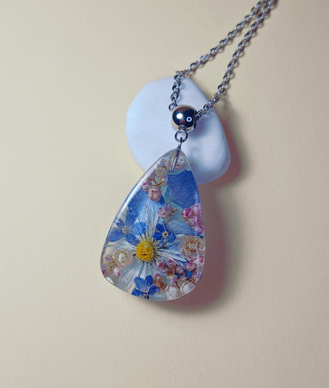 Handmade Botanical Epoxy Resin Pendant Necklace With Real Dried Flowers ...