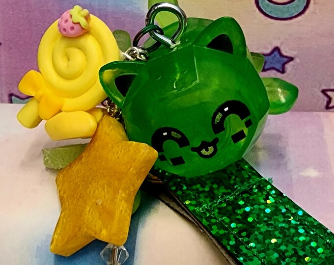 Handmade Aphmau Emerald Cat Keychain - Etsy