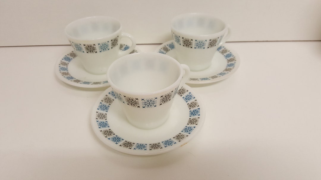 Retro Jaj Pyrex 1960s Chelsea Pattern Set of 3 Cups and - Etsy