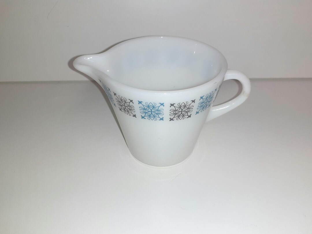 Retro Jaj Pyrex 1960s Chelsea Pattern Milk Jug - Etsy