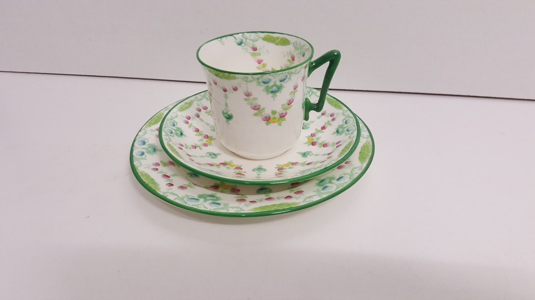 Antique 1920s Royal Albert Pattern 2457H Green Garlands Poppies Red ...