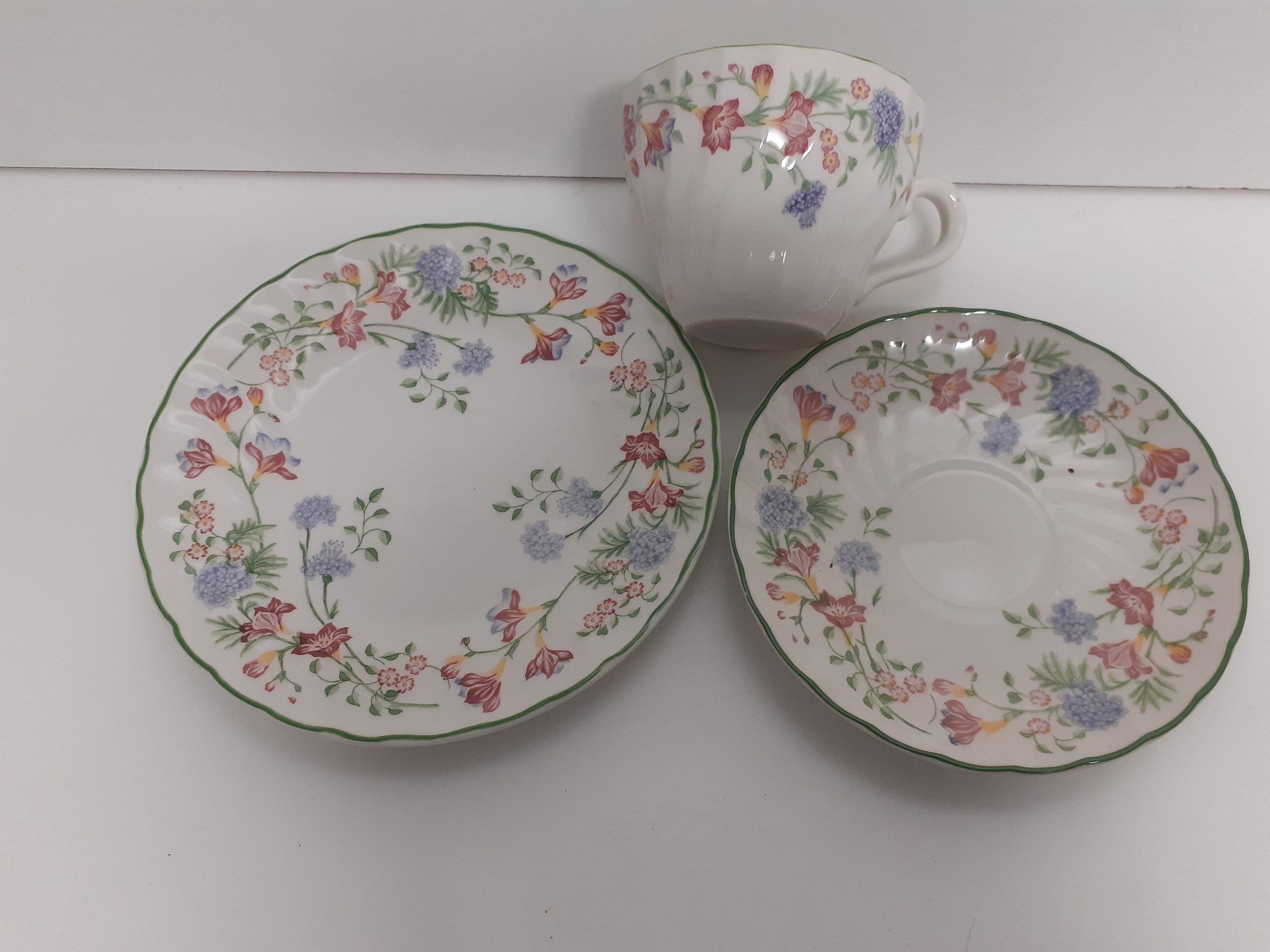 Vintage Churchill China Emily Fluted Pattern Set of 4 | Etsy
