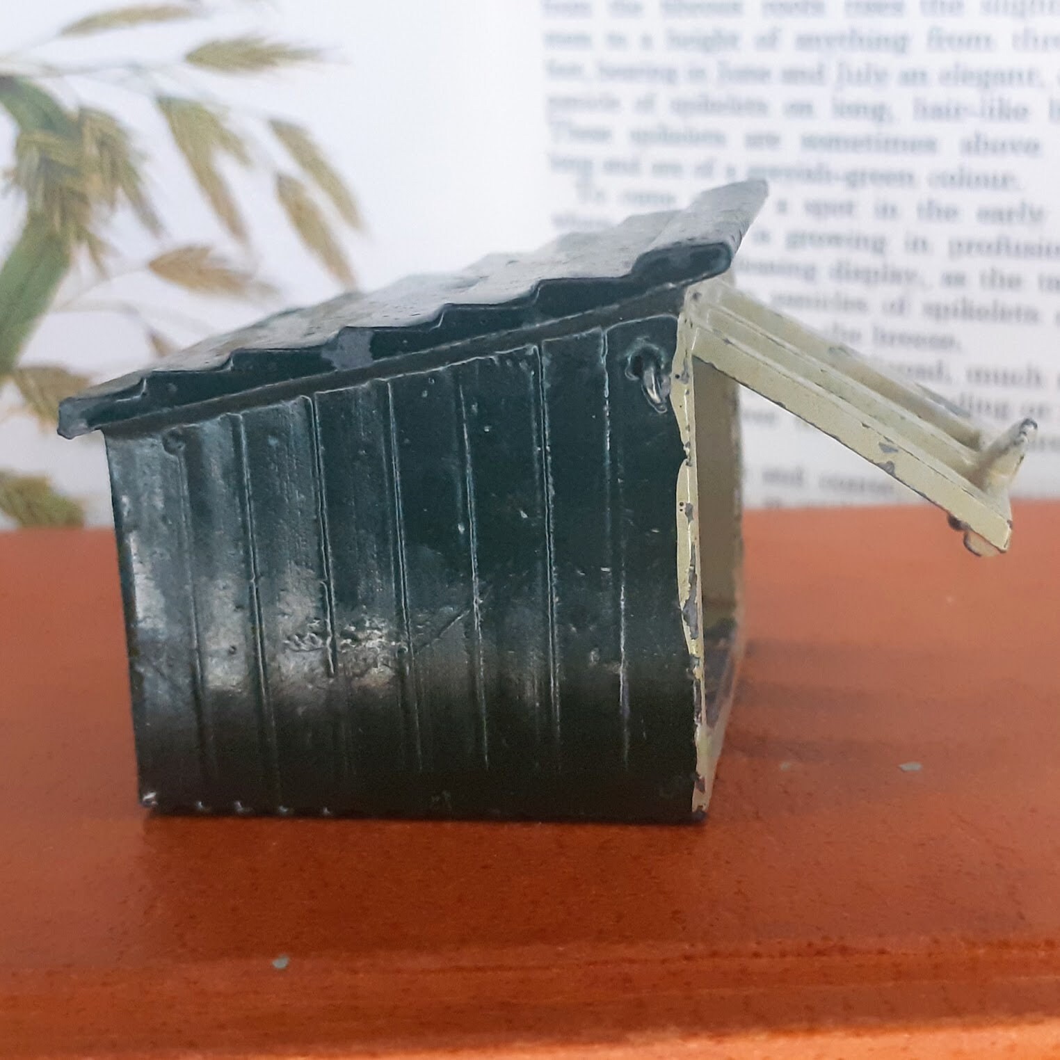 Vintage Lead Hen and Rooster With a Johillco Chicken Coop - Etsy