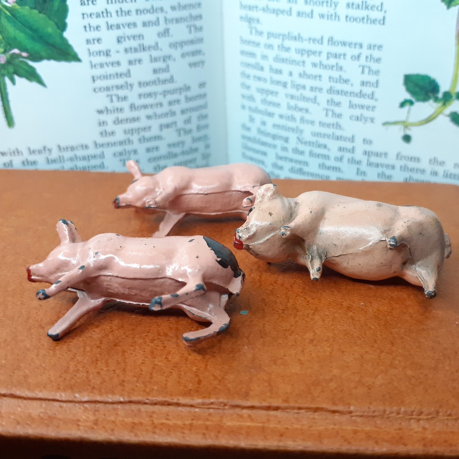 Vintage Trio of Pigs crescent and a Timpo Hedge 1950s - Etsy