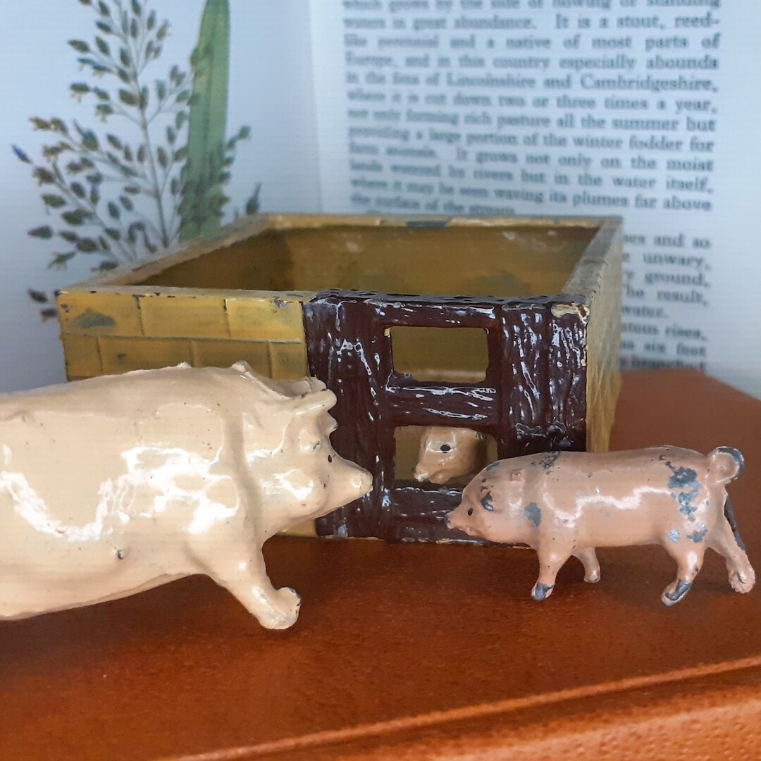 Vintage Pair of Piglets and Sow With a Pig Sty (taylor and Barrett) - Etsy