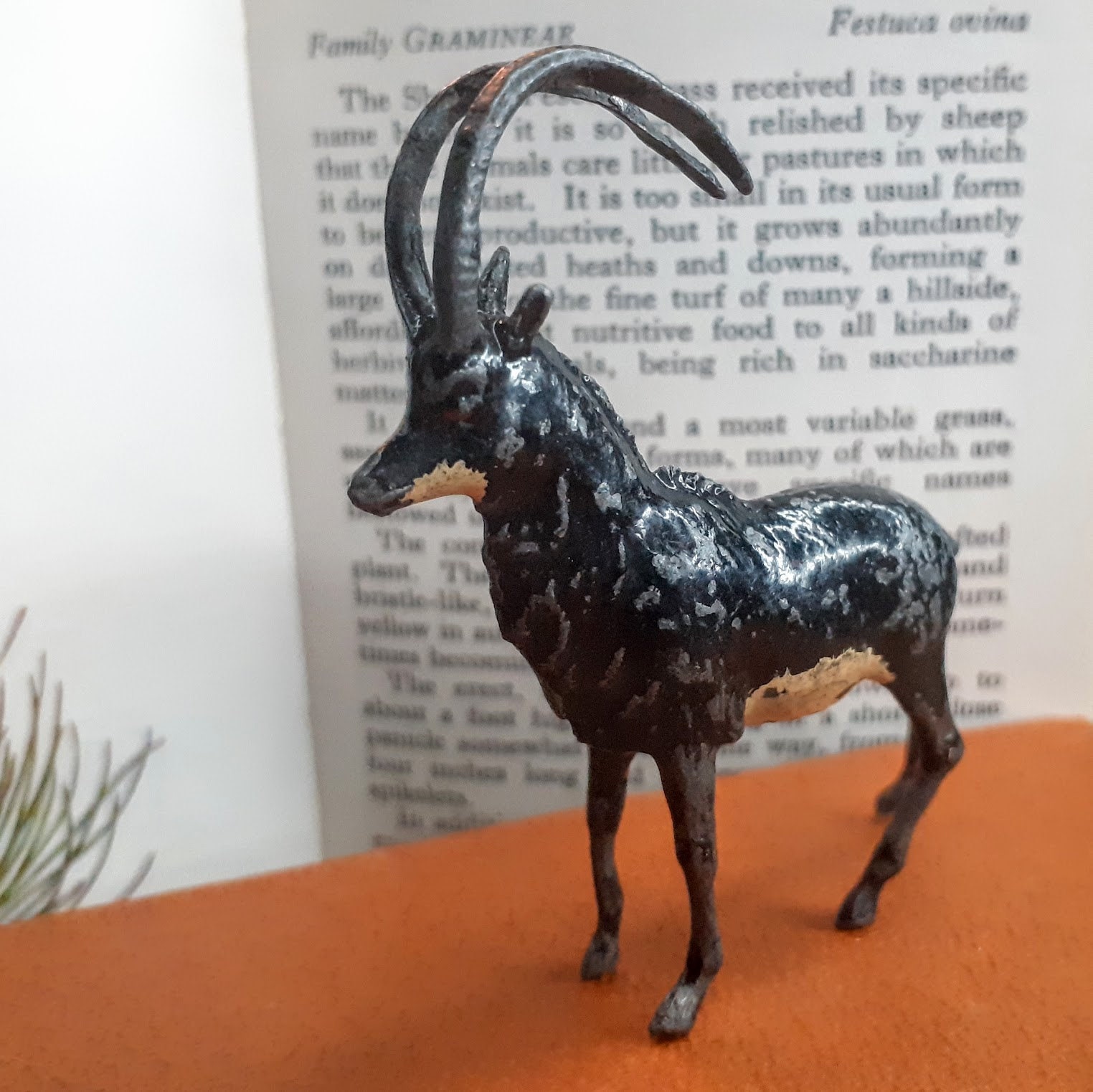 Vintage Sable Antelope Britains Zoo Cat No 945 1932 Hollow-cast Lead ...