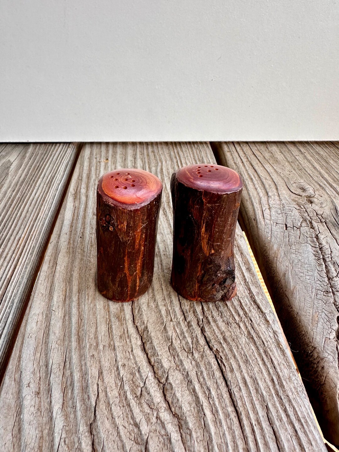 Vintage Cedar Wood Log Salt & Pepper Shakers | Rustic Cabin Kitchen ...