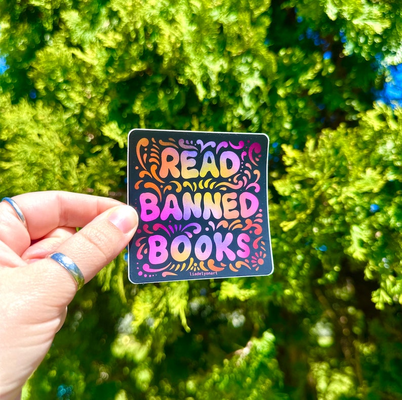 Read Banned Books Vinyl Water Bottle Sticker - Etsy