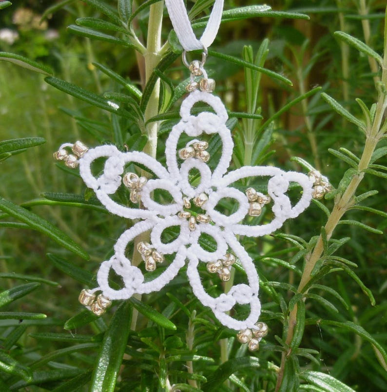 Shuttle Tatting Pattern, Christmas Star Pattern, Beaded Star Design ...