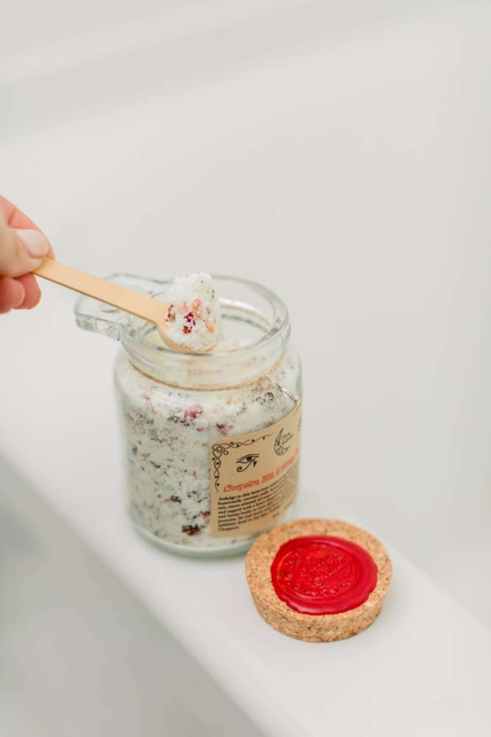 Cleopatra Milk & Honey Bath Soak - Milk Bath - Soothing Luxury Bath ...