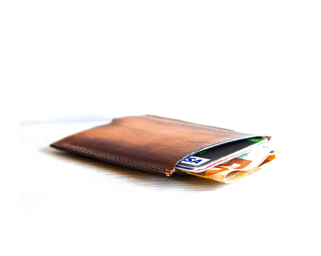 Personalized Leather Credit Card Holder - Practicality and Elegance ...