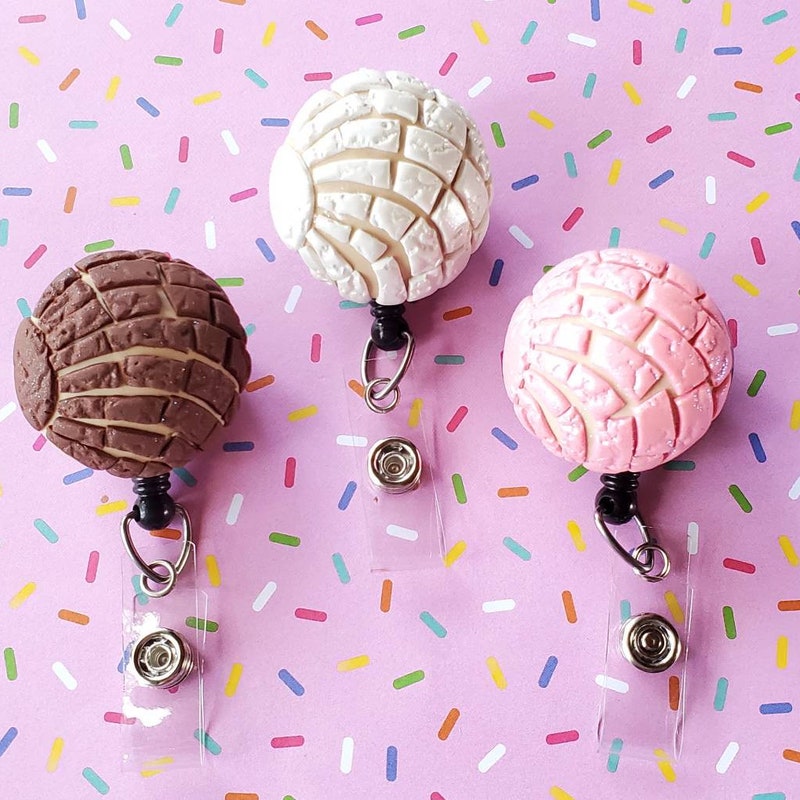 Badge Holders Concha - Etsy