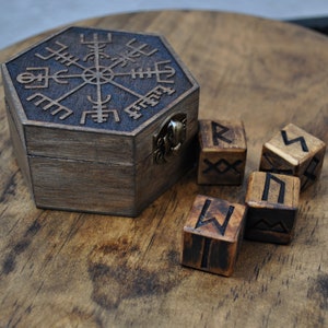 Norse Runes, Elder Futhark Divination Runic Dice, 4 Wooden Dice With ...