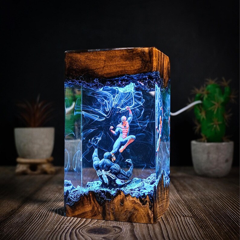 Spider Man Vs Venom Mar.ve.l Universe Resin Lamp, LED Movie Night Light ...