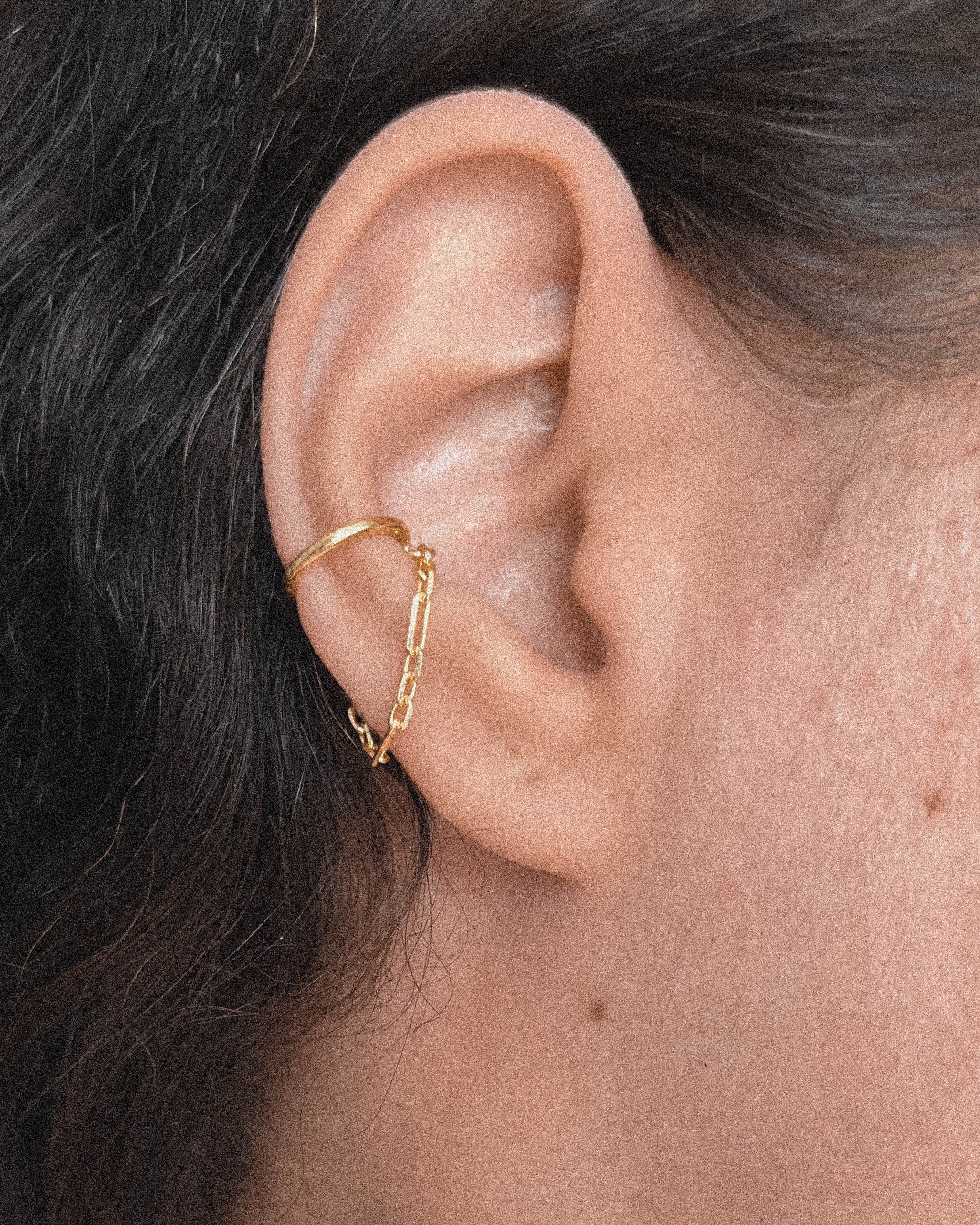 Dainty and Cool Ear Cuff With Simple Lined Design and Bold Chain ...