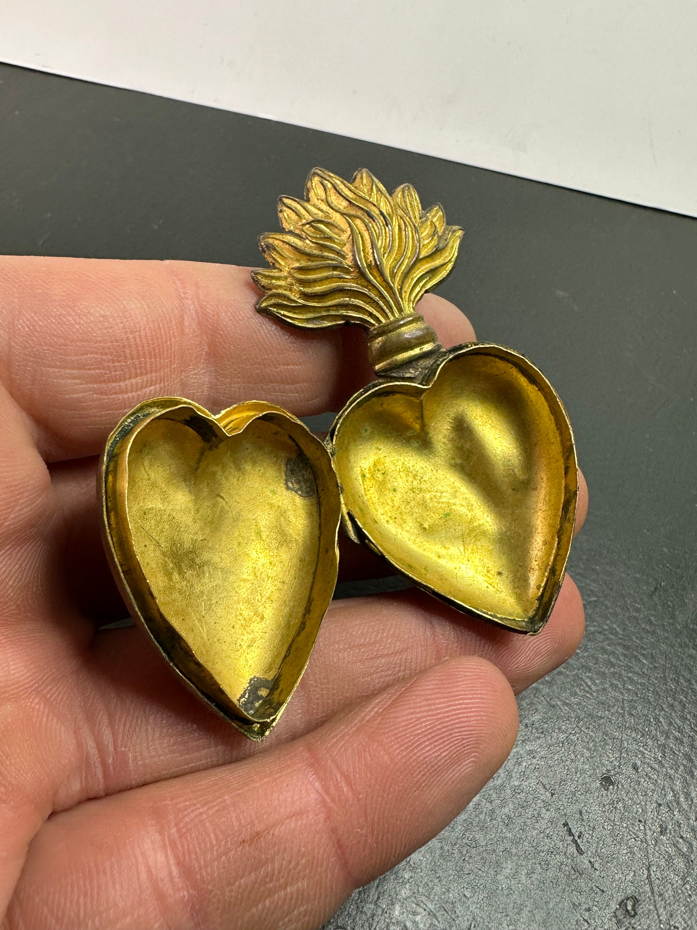 FLAMING SACRED Heart RELIQUARY Ex-voto Locket - Etsy