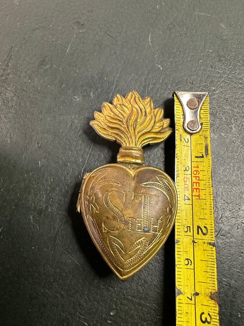 FLAMING SACRED Heart RELIQUARY Ex-voto Locket - Etsy