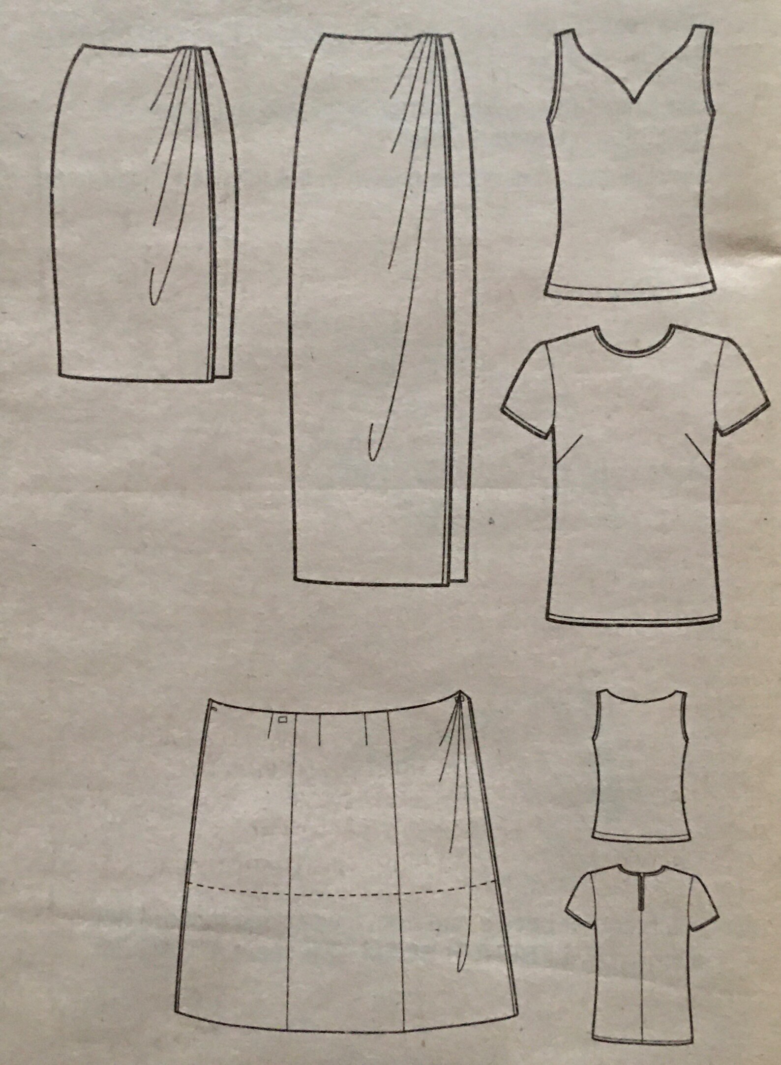 Simplicity 8545 Wrap Skirt in Two Lengths Sweetheart Neckline Tank Top ...