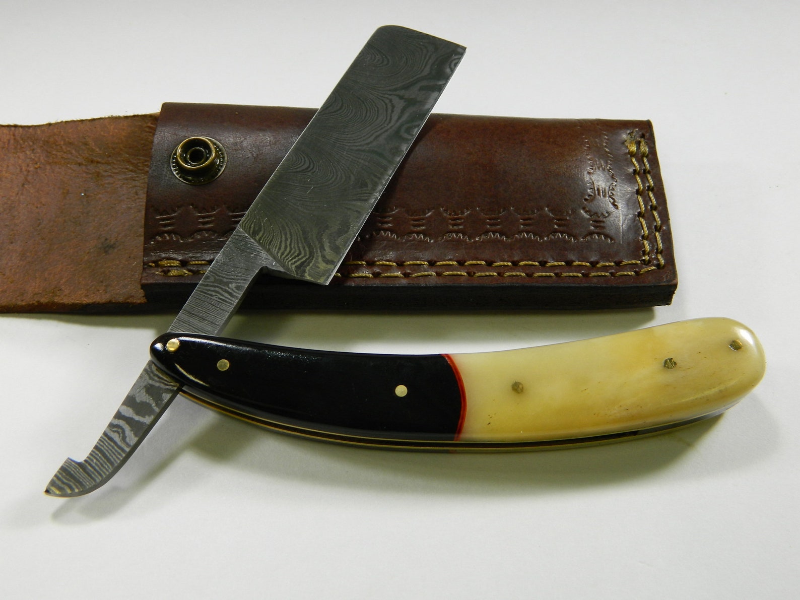 Damascus Steel Straight Razor With Horn & Bone Handle and Case | Etsy