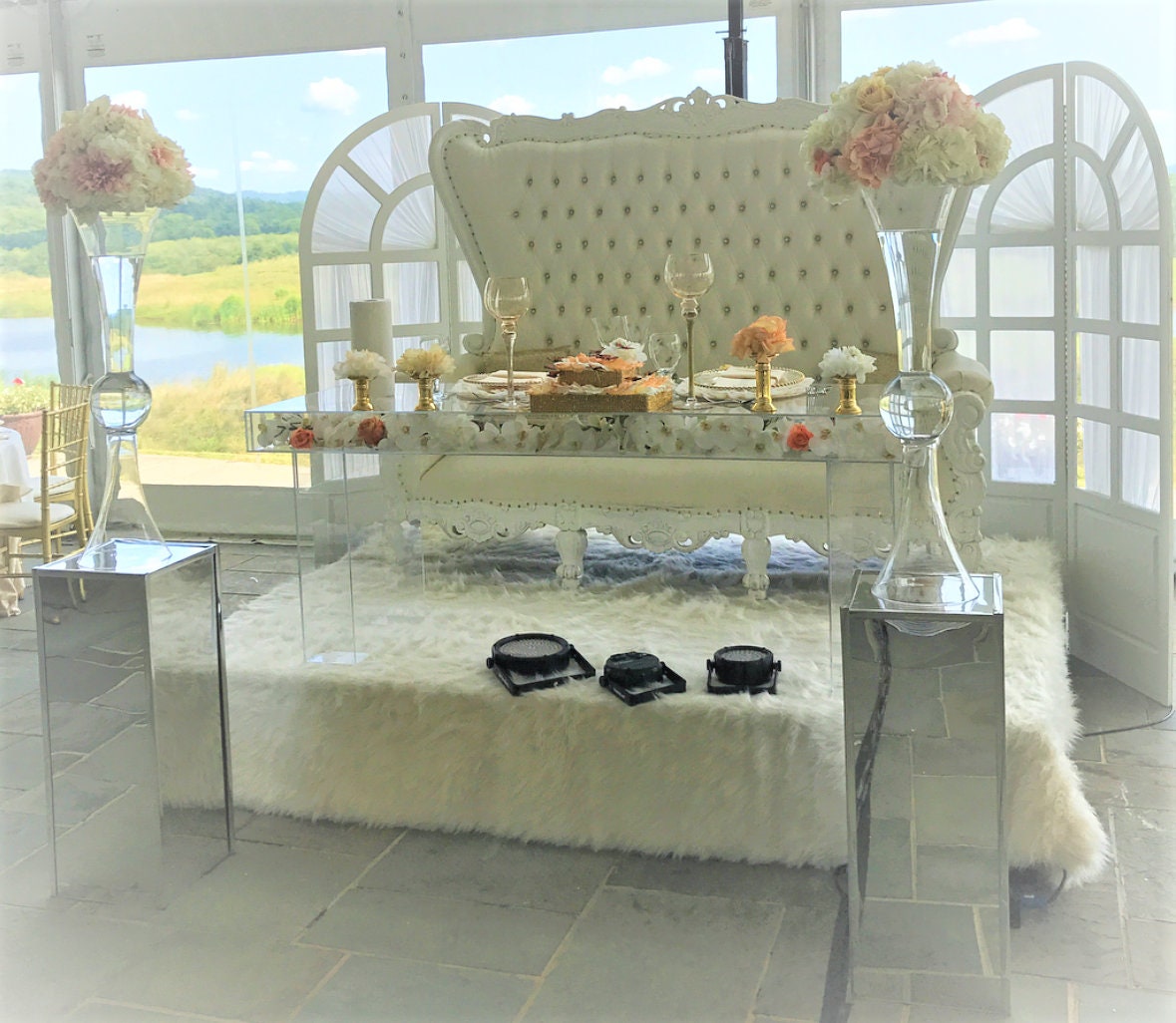 Acrylic sweetheart table for sale store