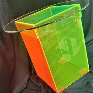 Acrylic-lucite Rainbow Table : 32" Dia Clear Top With 16" Pillar Base ...